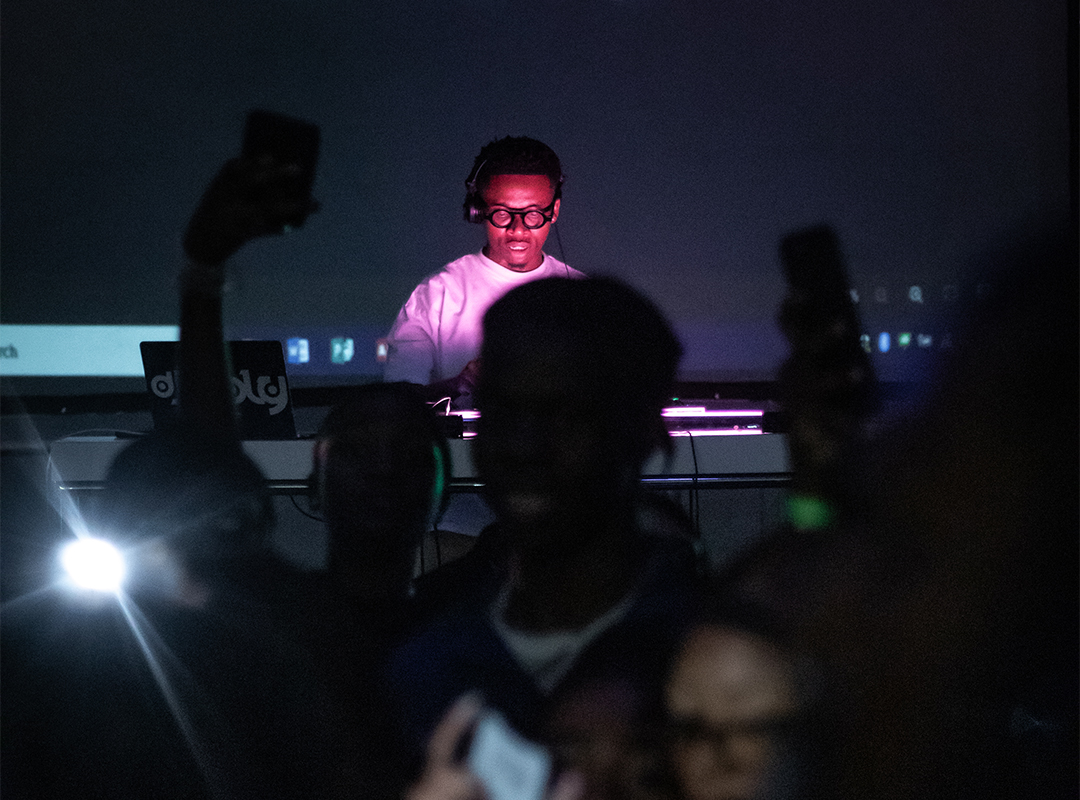 Tour | DJ HOLY